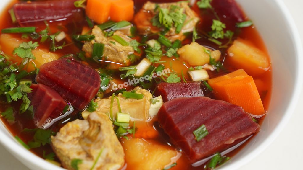 Cách Nấu Canh Củ Dền Với Cà Rốt, Khoai Tây Và Xương