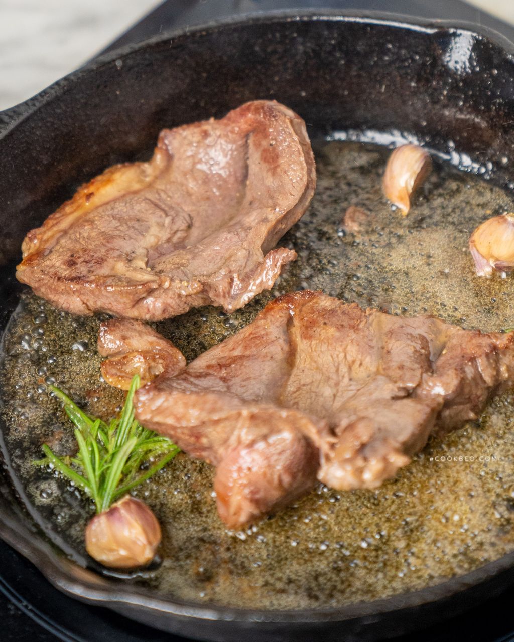 Cách Làm Bò Bít Tết Bằng Chảo Đơn Giản Tại Nhà