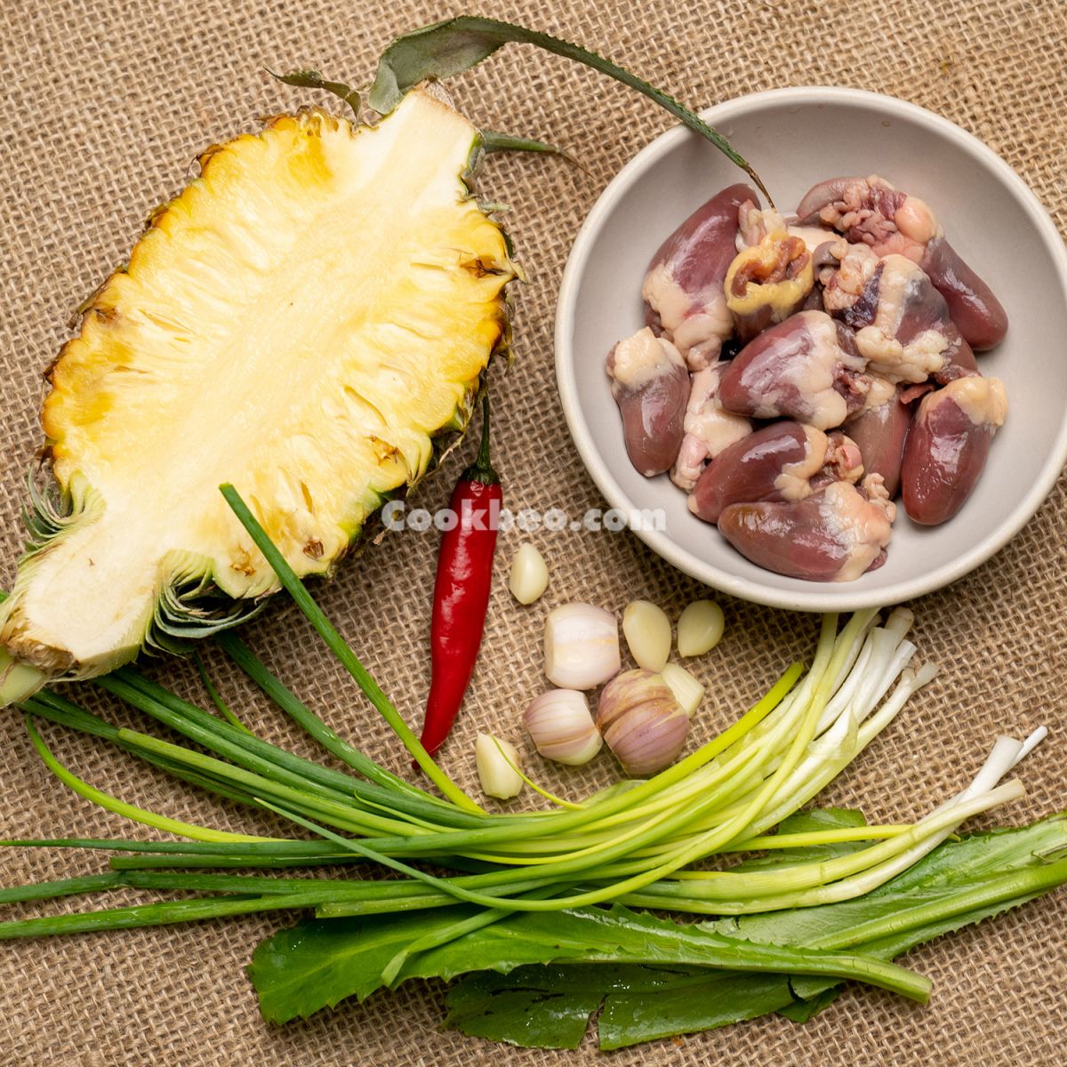 Cách Làm Tim Gà Xào Dứa Siêu Ngon