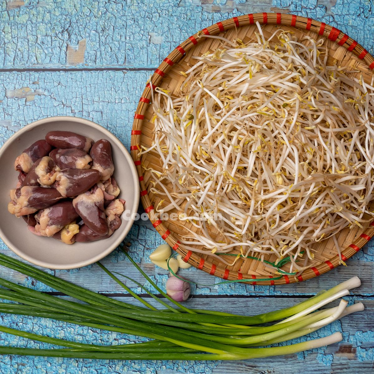 Cách Làm Tim Gà Xào Giá Đỗ Giòn Ngon