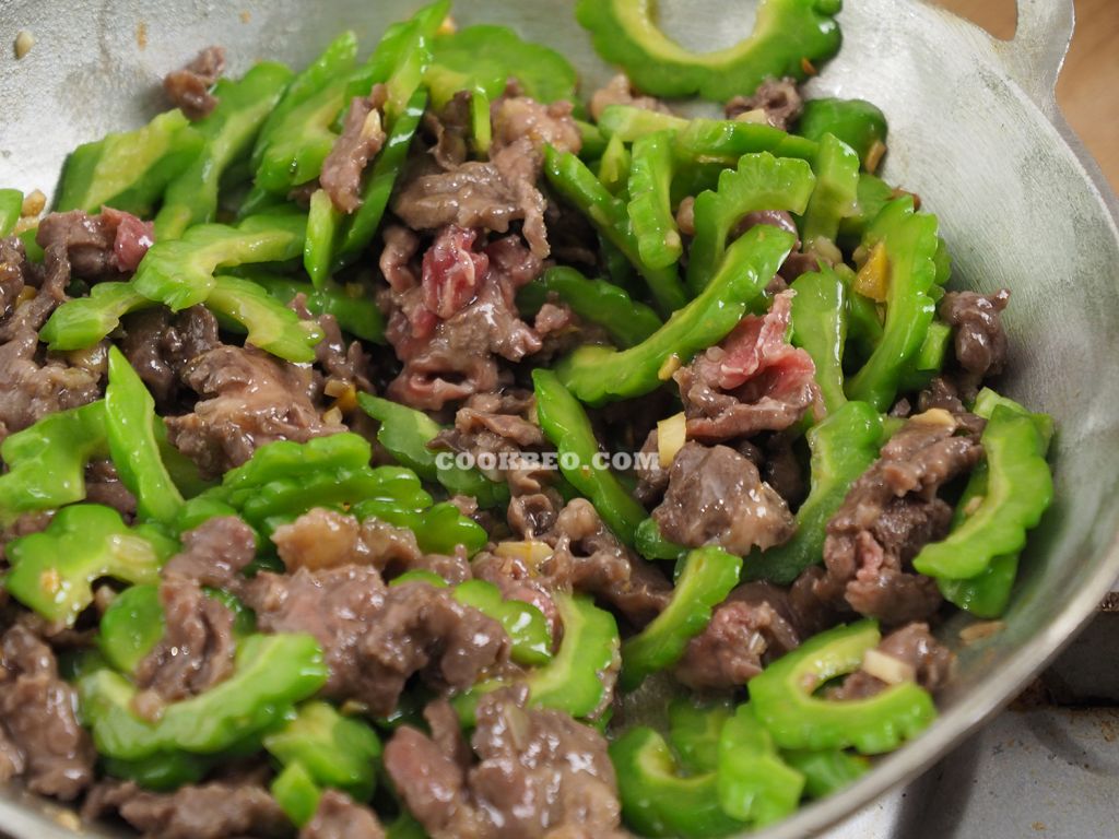 Cách Làm Bò Xào Khổ Qua Giòn Ngọt, Không Đắng